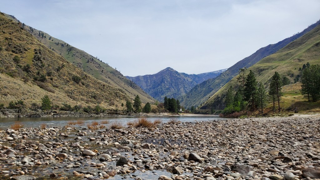 Salmon River - Currently Rockhounding